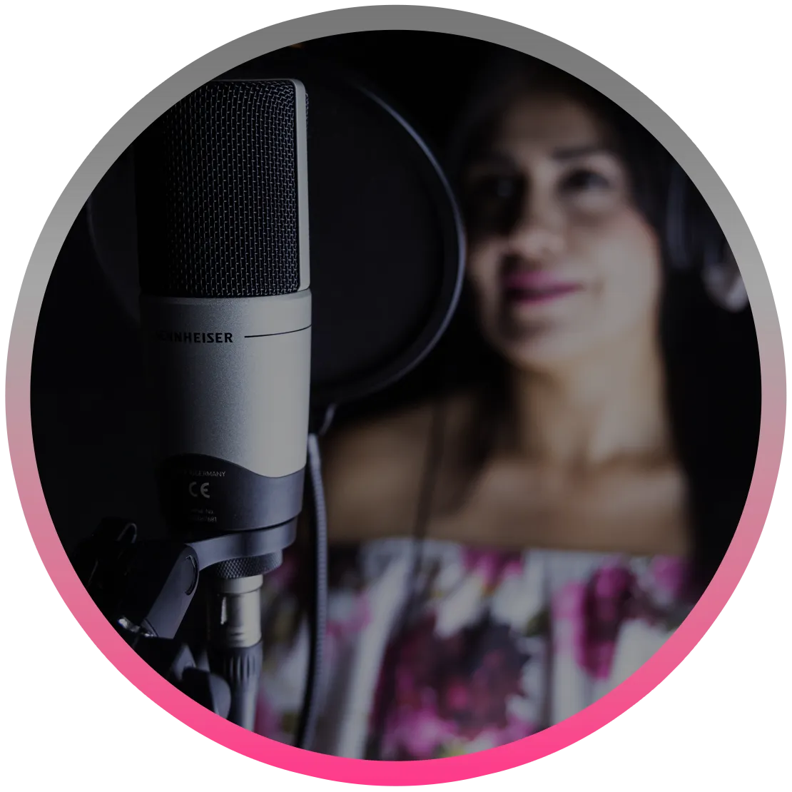 Conócenos - Maikolofoni - El estudio en rosa-